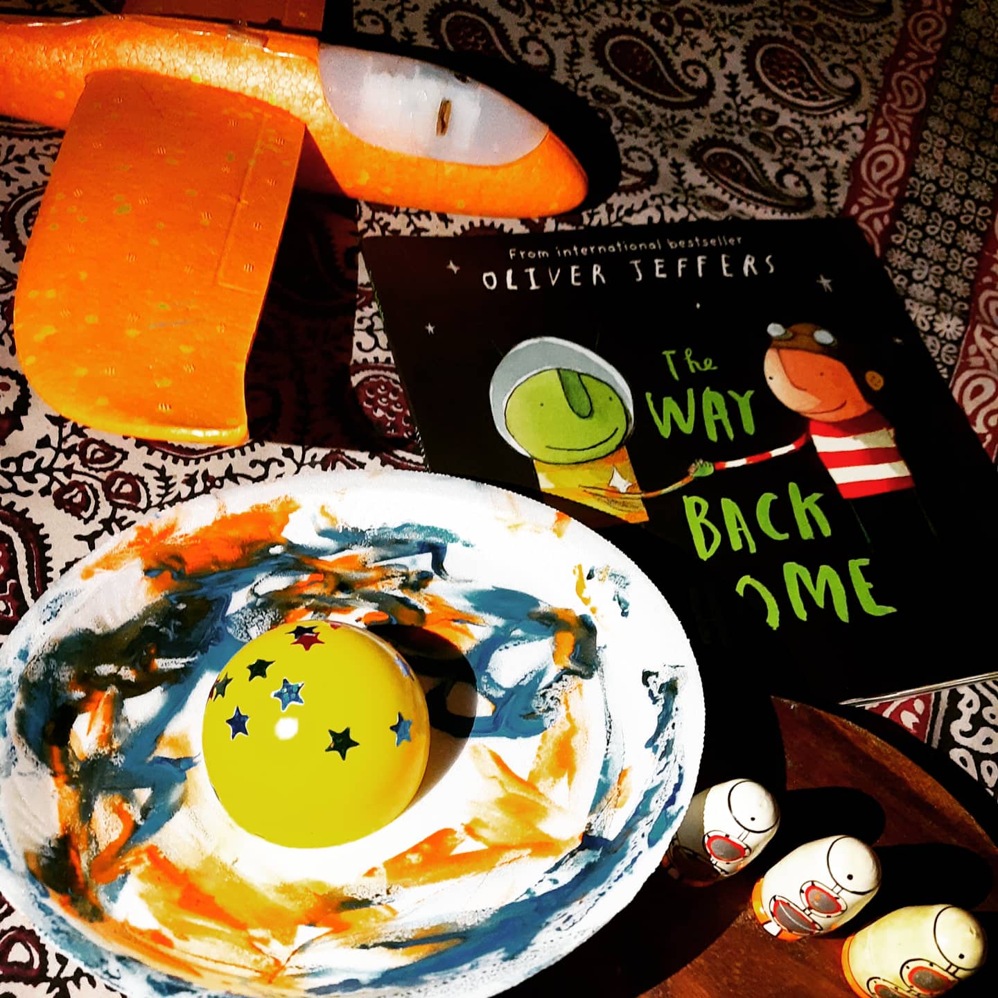 The Way Back Home : Oliver Jeffers: Amazon.in: Books