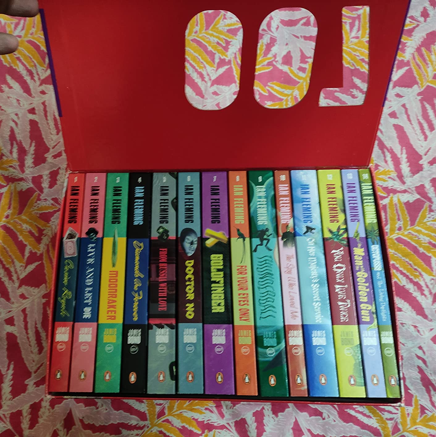 James Bond Box Set - Retro : Fleming, Ian: Amazon.in: Books
