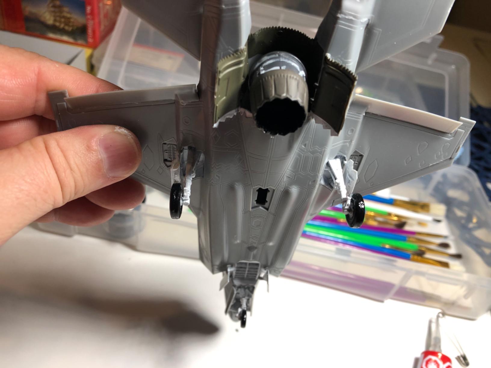 Amazon.com: Hasegawa HAE46 F-35 Lightning II B Version US Marine Model ...