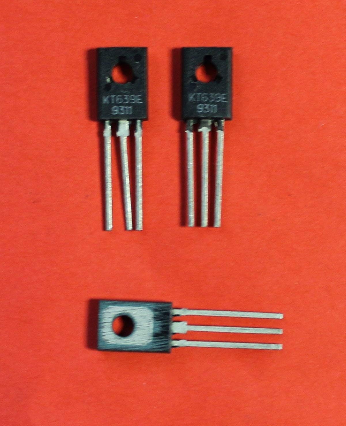 Amazon.com: Transistor silicon military KT639E analogue BD136-10, BD140 ...