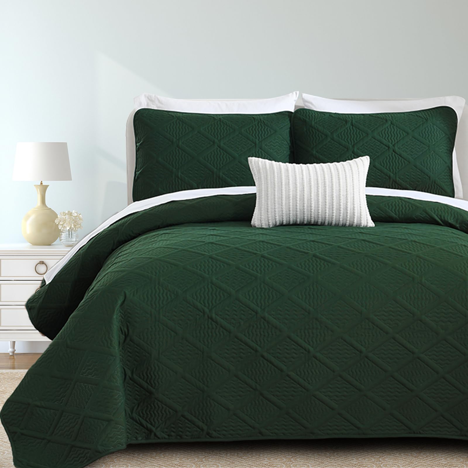 Amazon.com: Yiran Emerald Green Quilt Set Queen Size Lightweight ...