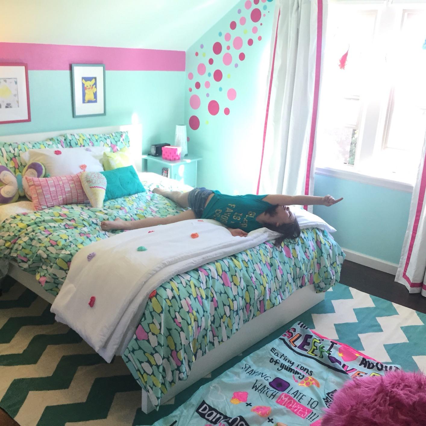 Amazon.com: Set of 130 Pink and Dark Pink Polka Dots Circles Wall Decor ...