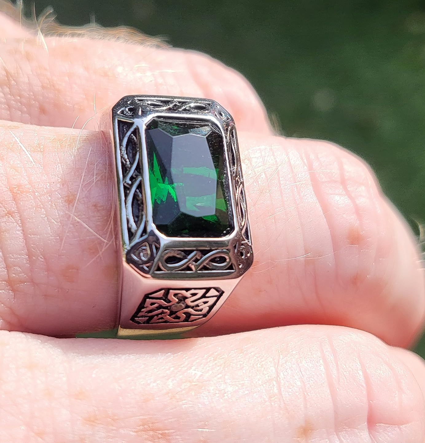 Bonlavie Men's 6.85ct 8 * 12mm Emerald Cut Green Emerald 925 Sterling ...