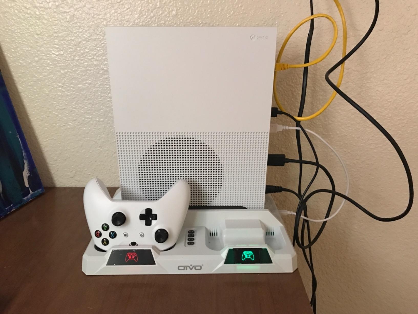 Amazon.com: Vertical Cooling Stand for Xbox One/S/X, OIVO Cooling Fan ...