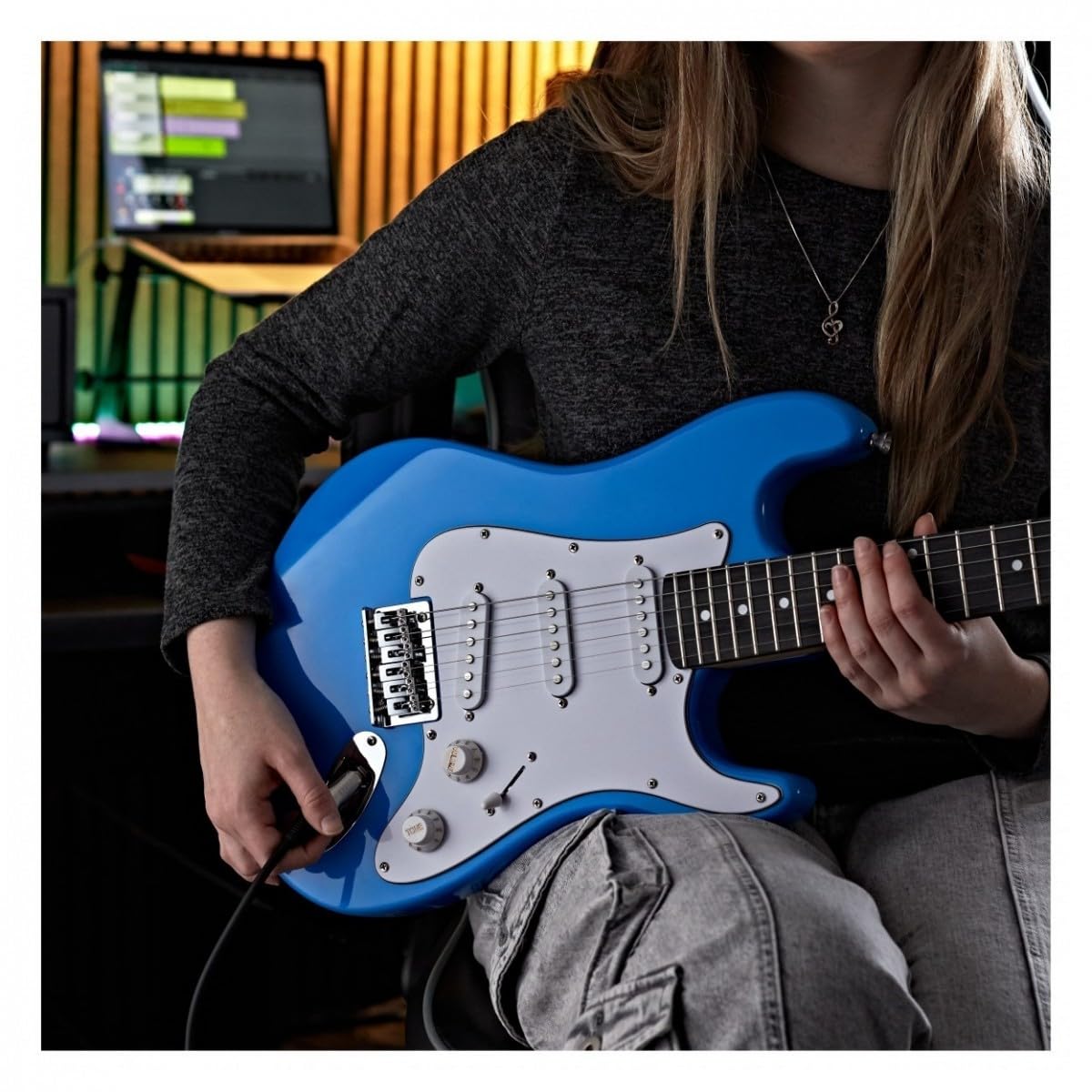 Amazon Electric Guitars 3/4 Electric Guitar LA By Gear4music With