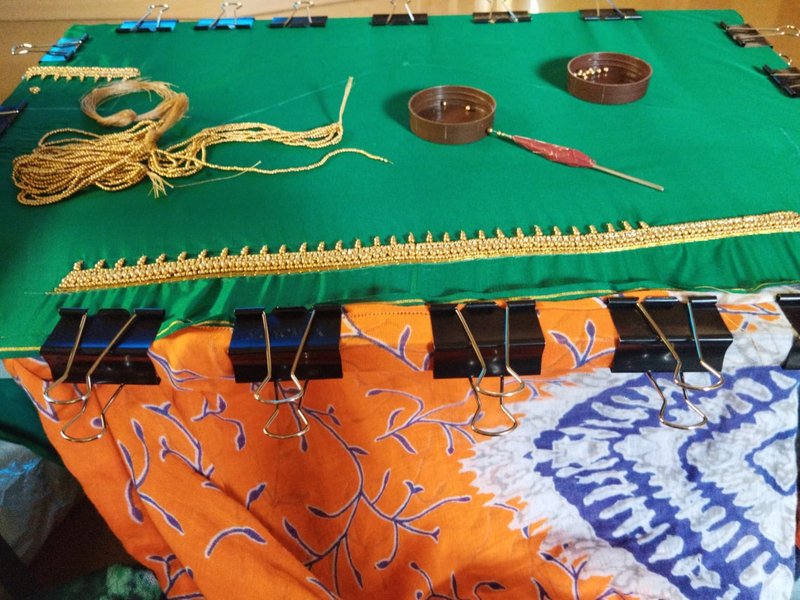 Prabhas Designs Box Type Aari Stand 24x16 inches with 24 Clips | Aari ...