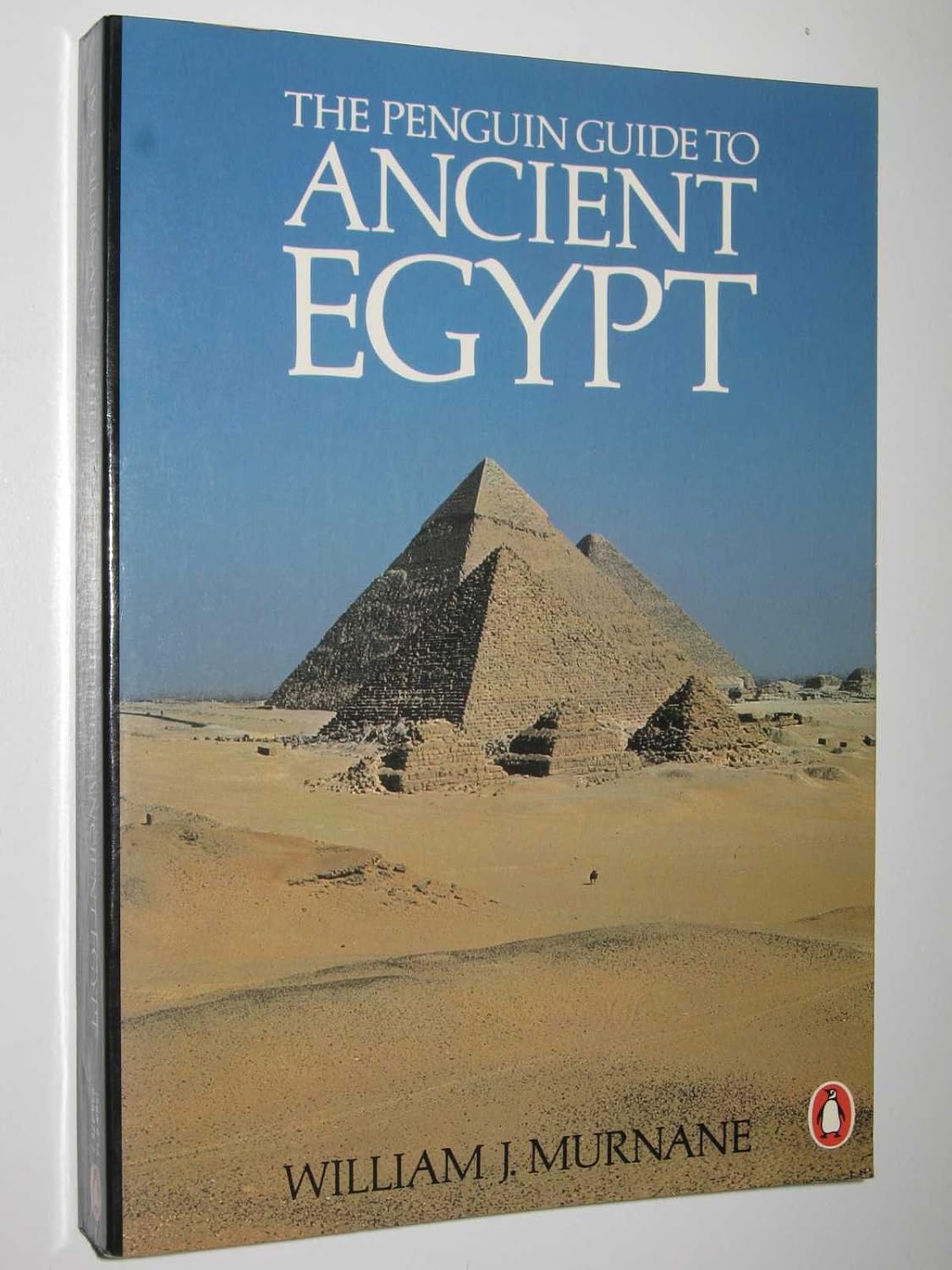 A Guide to Ancient Egypt: Murnane, William J.: 9780140463262: Amazon ...