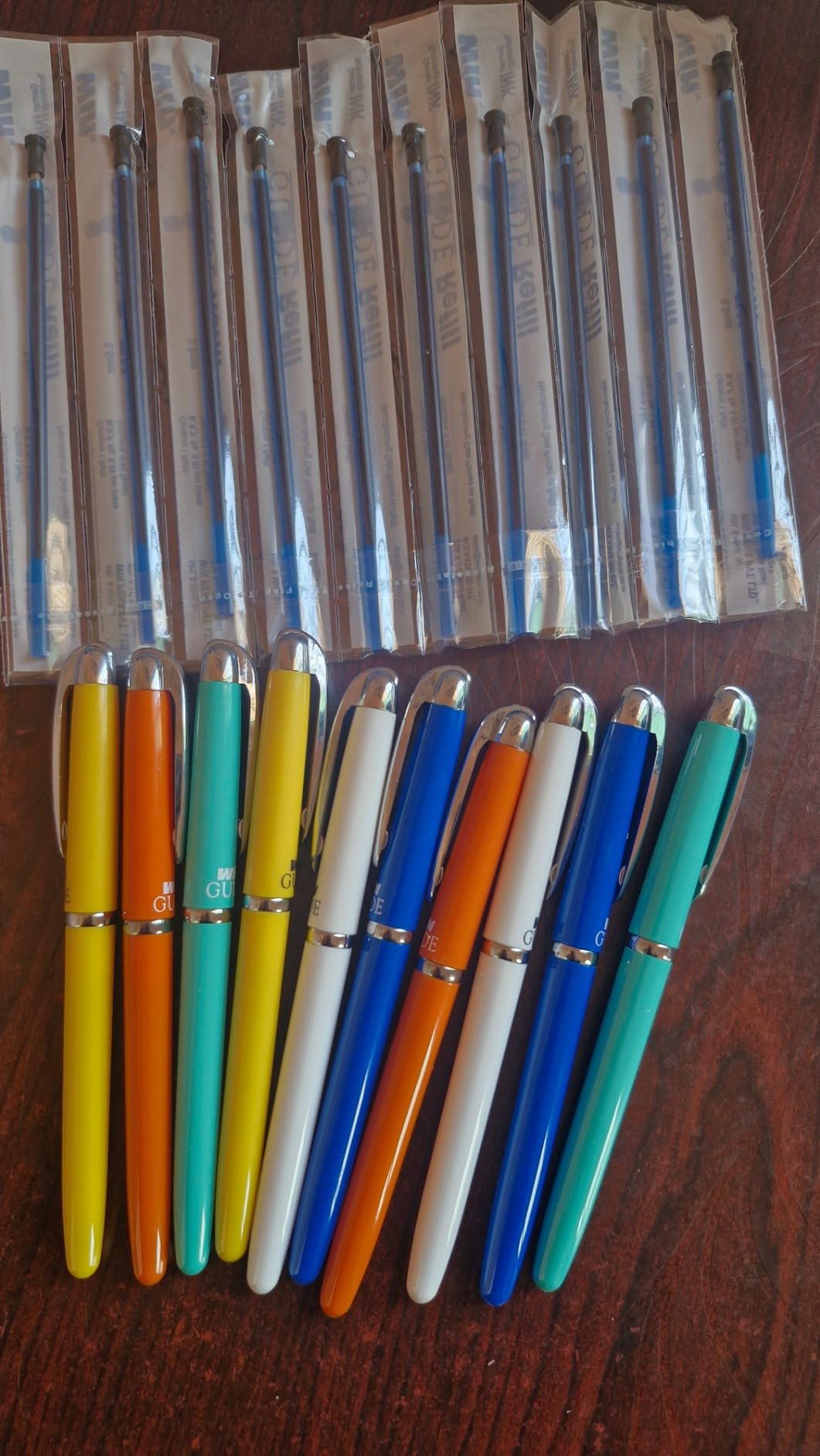 WIN Guide Ball Pens | 20 Blue Ink Pens | Premium Pens with Stylish ...