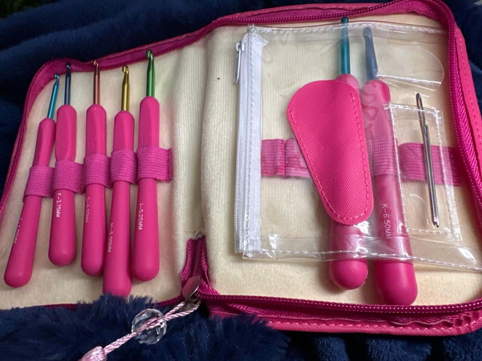 Amazon.com: Boye Ergonomic Hook and Yarn Needle Set and Crochet Supply Case