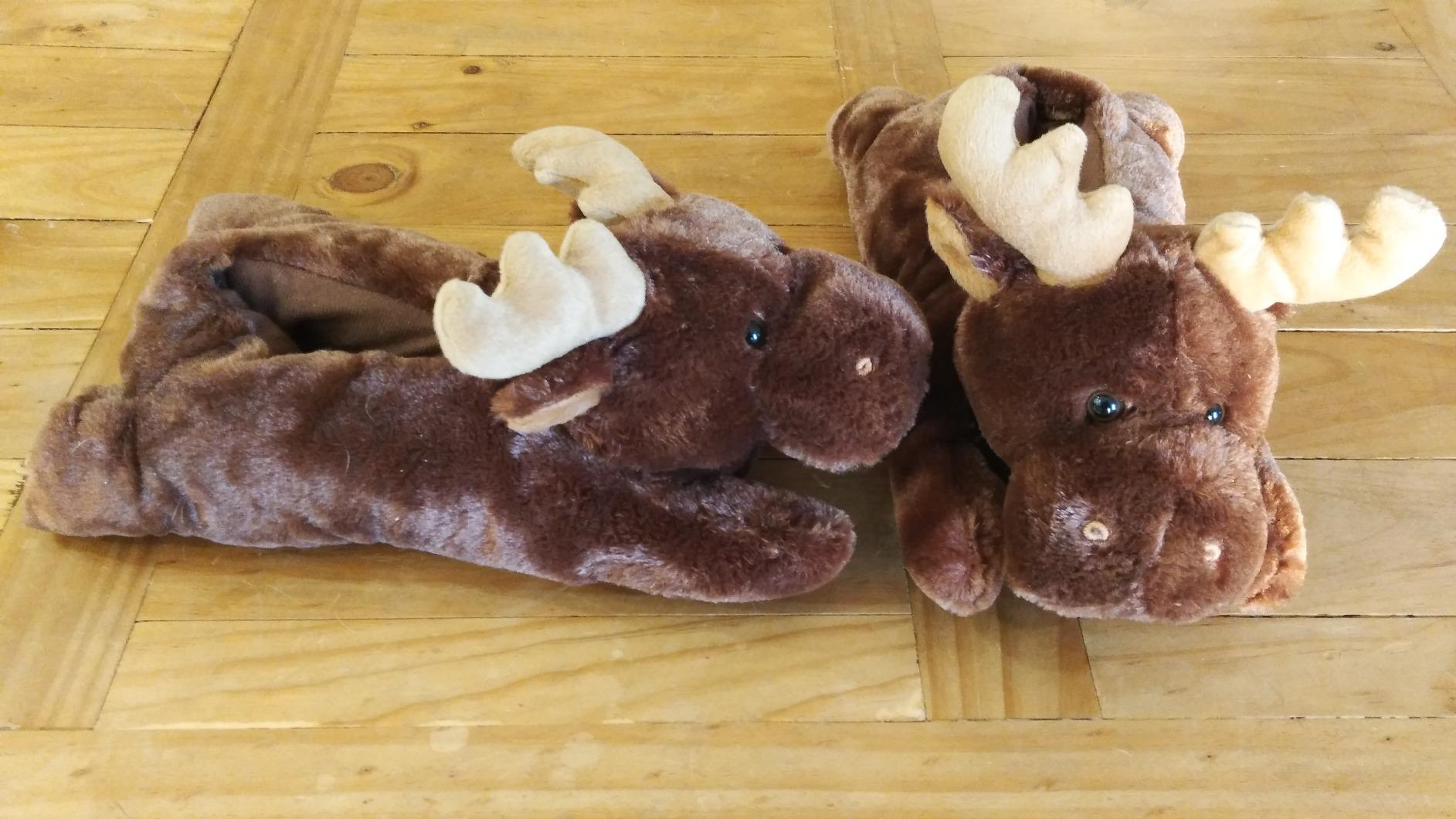 Amazon.com | Wishpets Adult Medium Brown Moose Slippers | Slippers