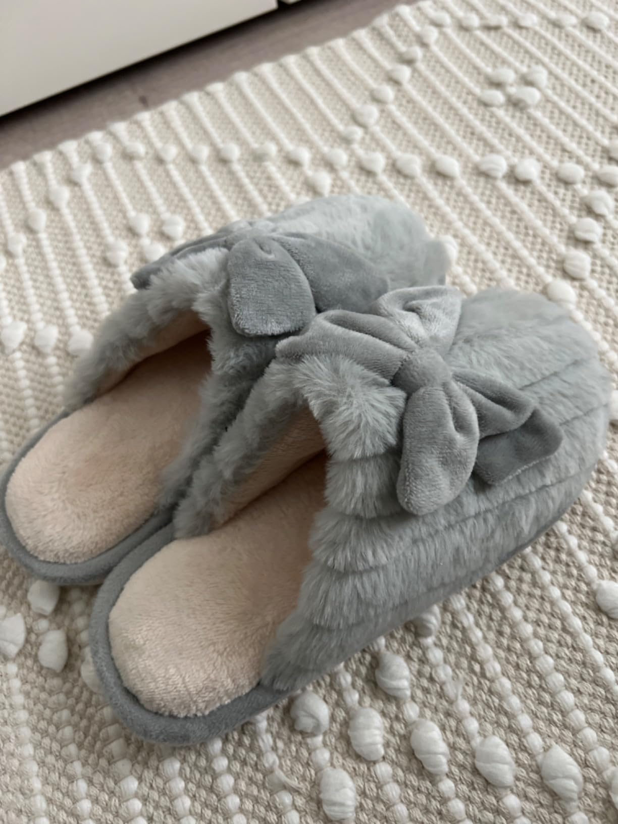 Amazon | [Youngfull] 2色 IG人気 レディース スリッパ 可愛い 美脚 人造ウサギ毛 滑り止め 静音 洗える おしゃれ あったか ルームジューズ もこもこ 防寒 スリッパ ...