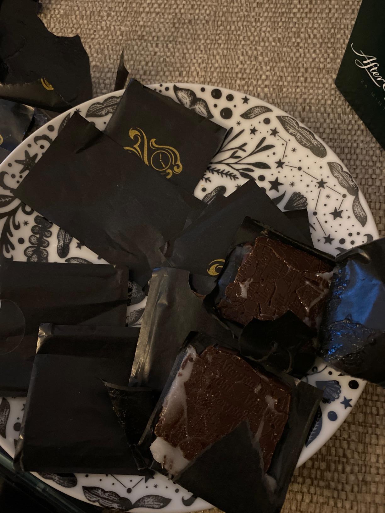 After Eight Dark Mint Chocolate Gift Tin 400g : Amazon.co.uk: Grocery