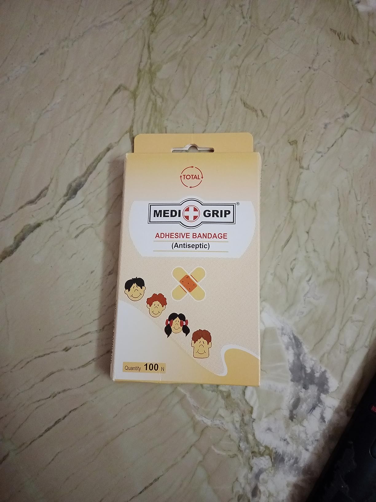 Medigrip Total Medicated Band Aid Fabric (100 Plasters) Brown : Amazon ...