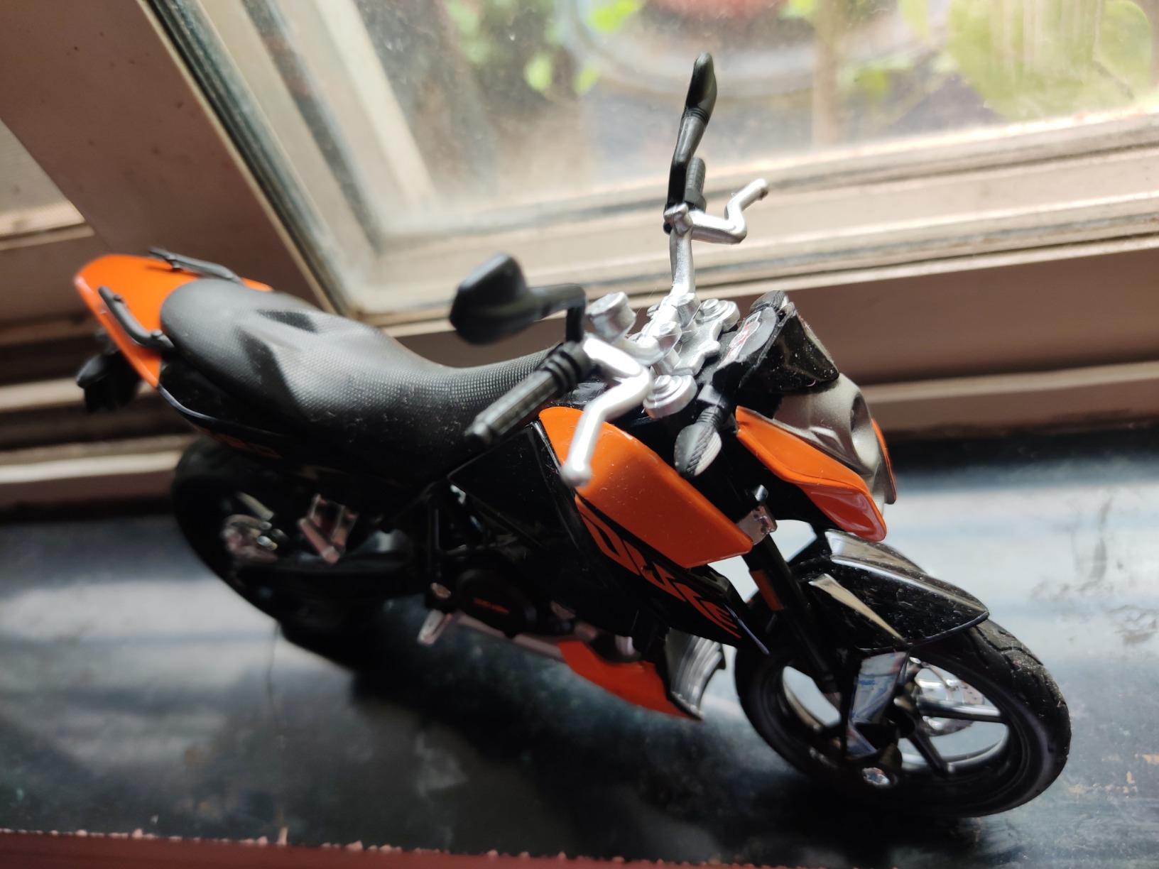 Maisto 1:12 Bikes (Colors and Design May Vary) : Amazon.in: Toys & Games