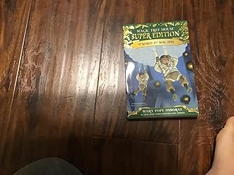 Amazon.com: World at War, 1944 (Magic Tree House Super Edition ...