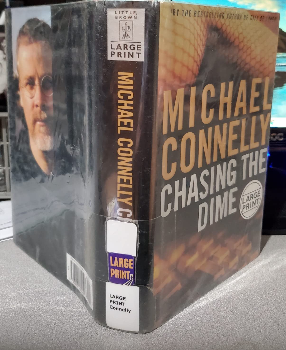 Amazon.com: Chasing the Dime: 9780316160469: Connelly, Michael: Books