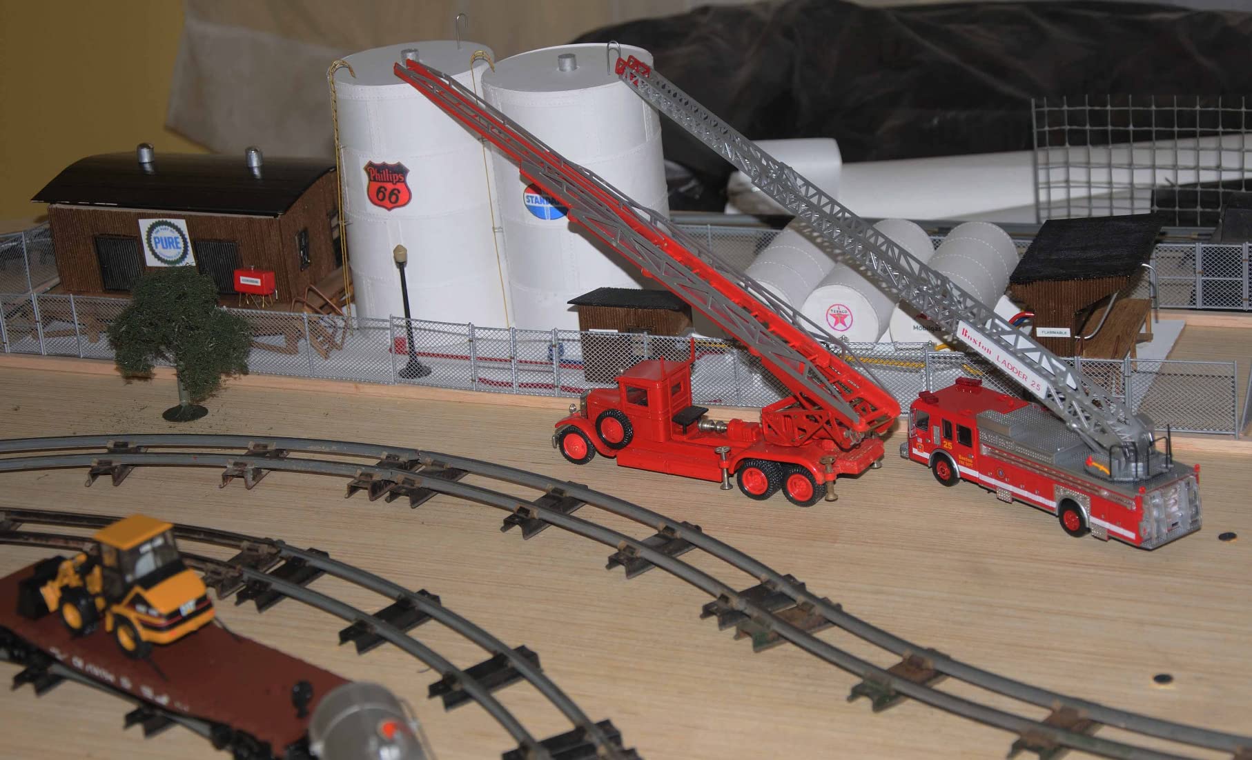 $9/mo - Finance E-One Rear Mount Ladder Boston Fire Truck 1990 Diecast ...