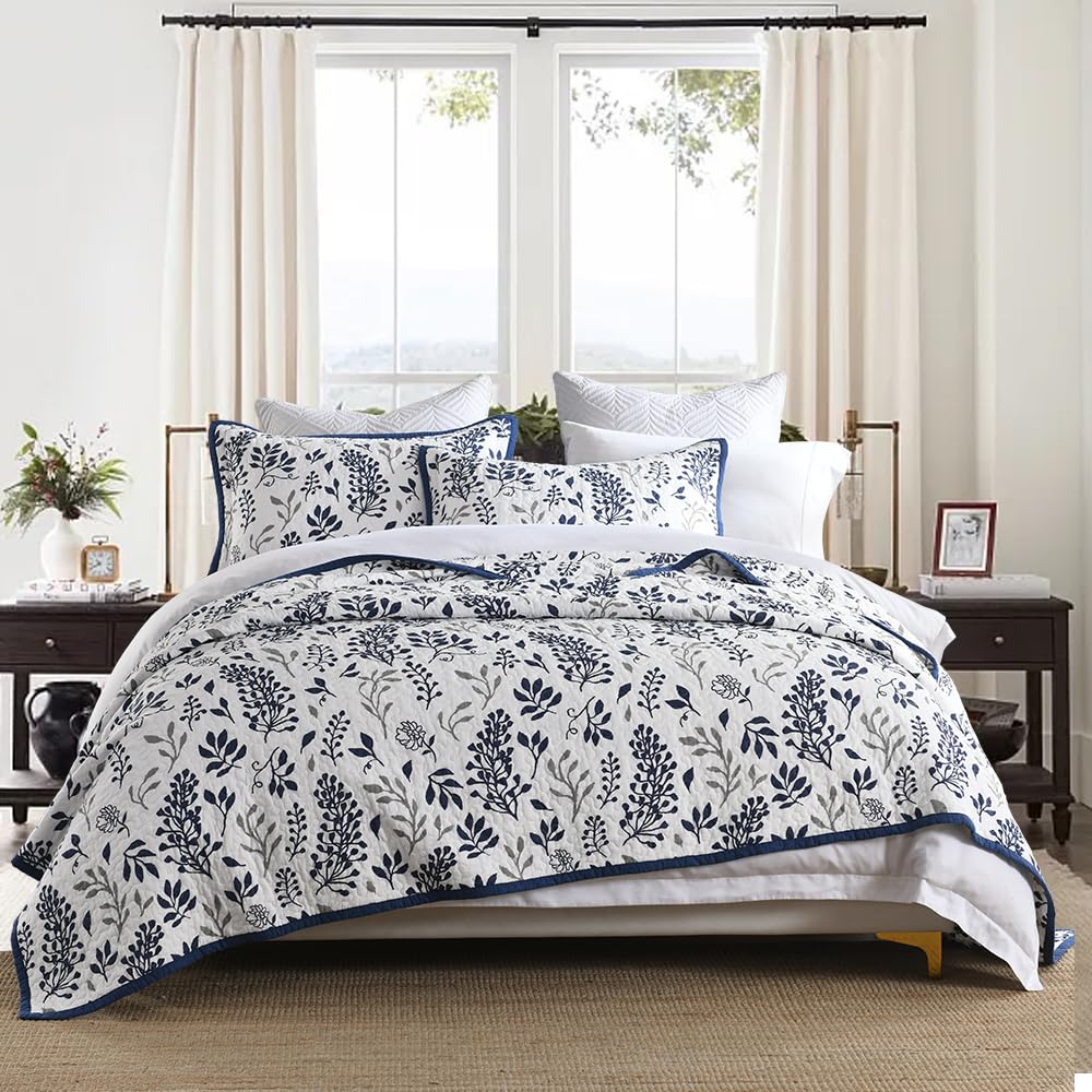 Amazon.com: BCOTTOND Blue Grey Floral Quilt Queen Size - 100% Cotton ...