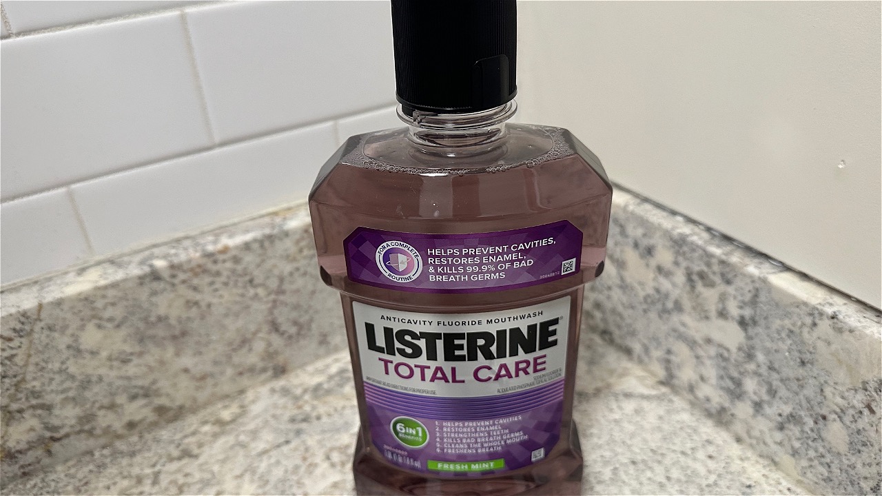 Watch Listerine Total Care 6 in 1 Mouthwash - Fresh Mint on Amazon Live