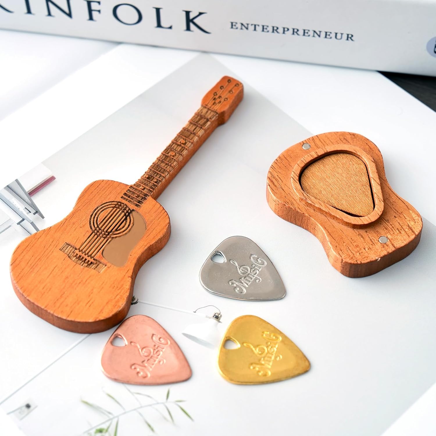 Amazon.com: eiopyzo Wooden Guitar Pick Box with Stand,6PCS Unique ...