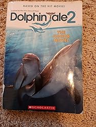Dolphin Tale 2: Movie Reader: Reyes, Ms. Gabrielle: 9780545681759 ...