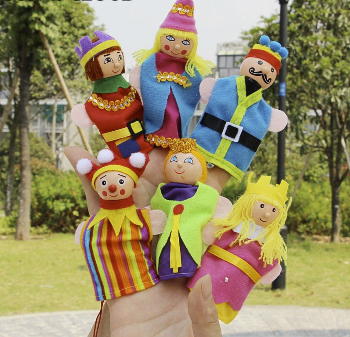 Buy Magicwand® Cute Unique Little King, Queen Family Finger Puppets ...
