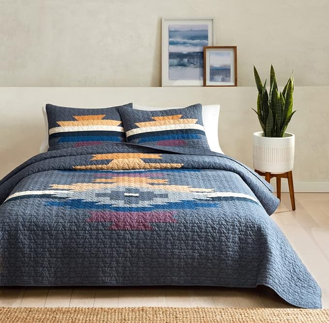 Amazon.com: Pendleton - Moonlight Mesa Pieced Quilt Set - Charcoal ...