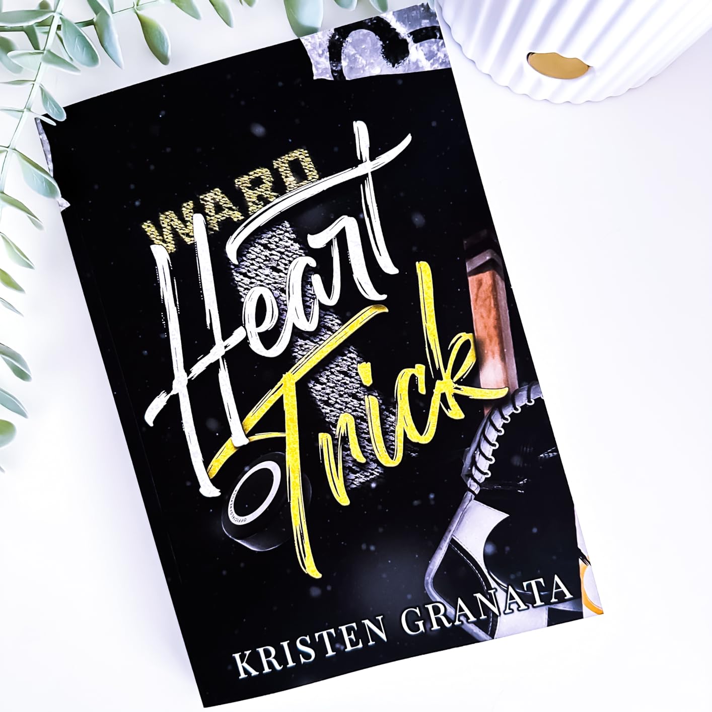 Heart Trick: A Fake Dating Hockey Novella (East Coast Series) eBook ...