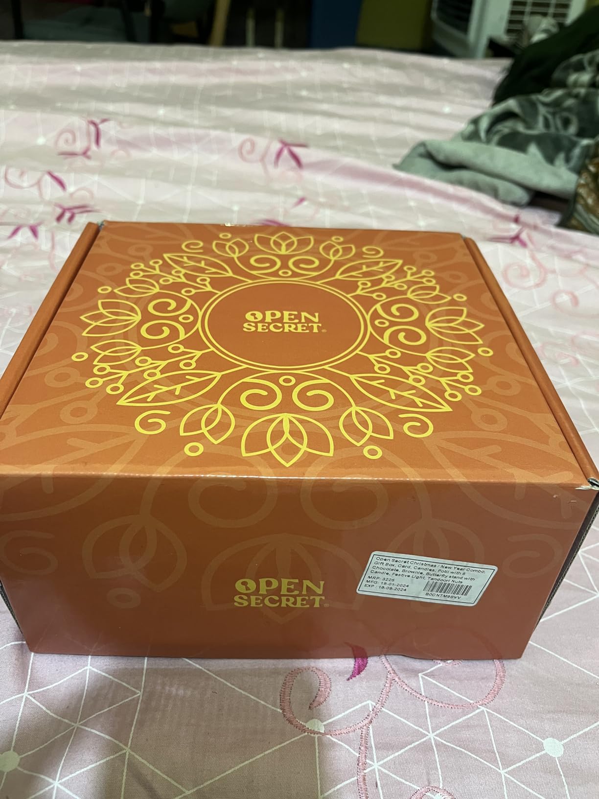 Open Secret Chocolate Gift Box | Gift Box with Greeting Card, Scented ...