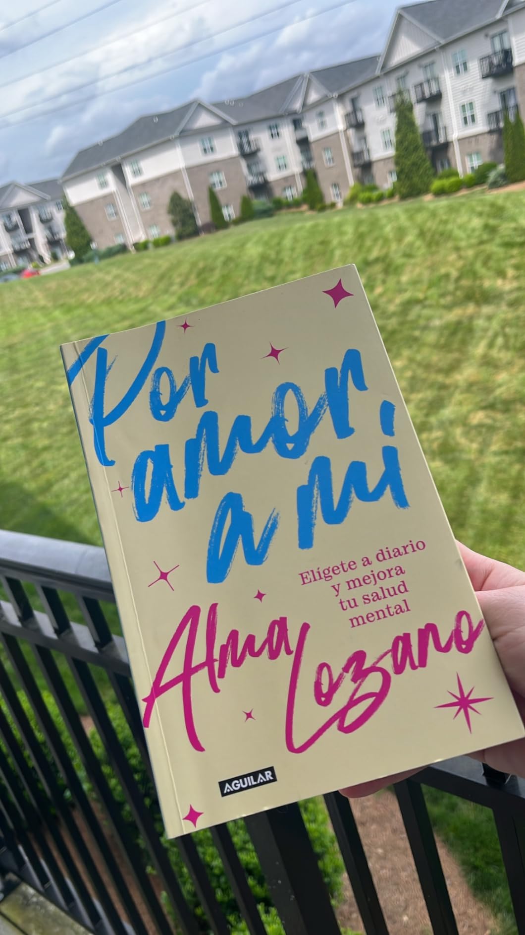 Amazon.com: Por amor a mi: Elígete a diario y mejora tu salud mental ...