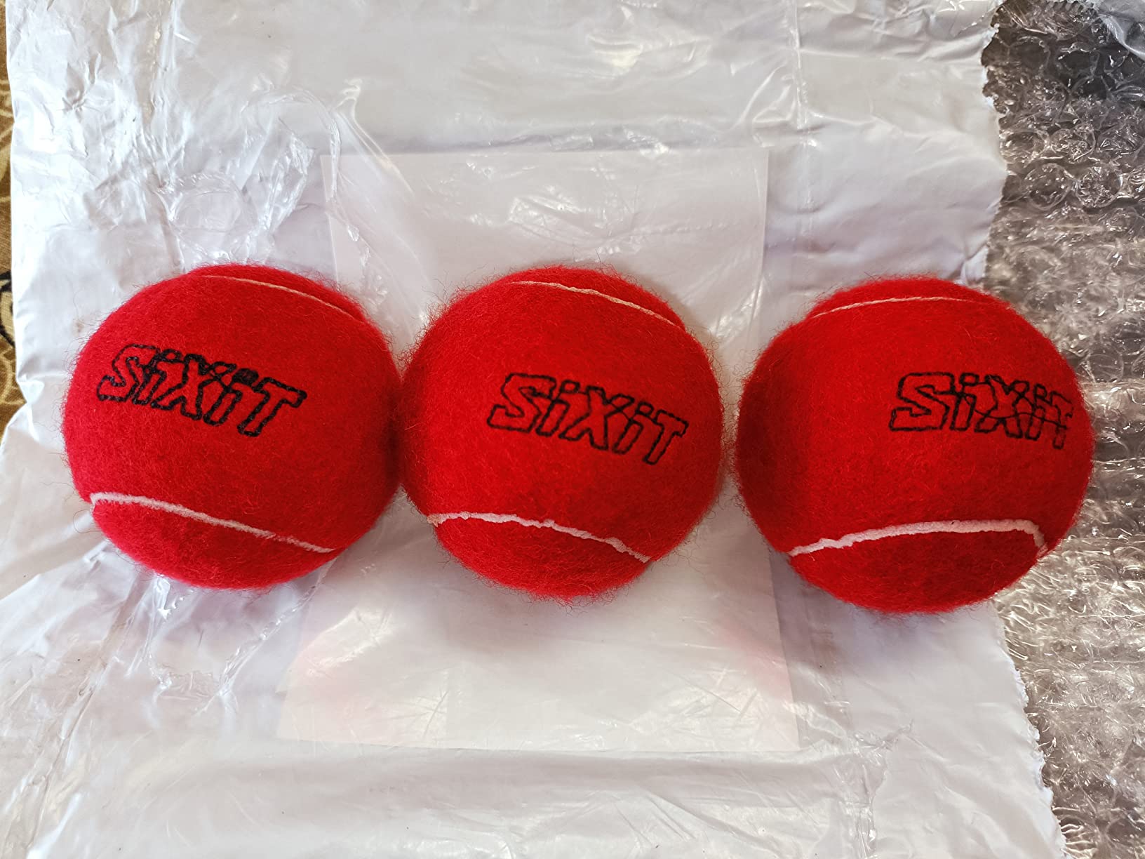 SiXiT Red Heavy Cricket Tennisball Pack of 6 : Amazon.in: Sports ...