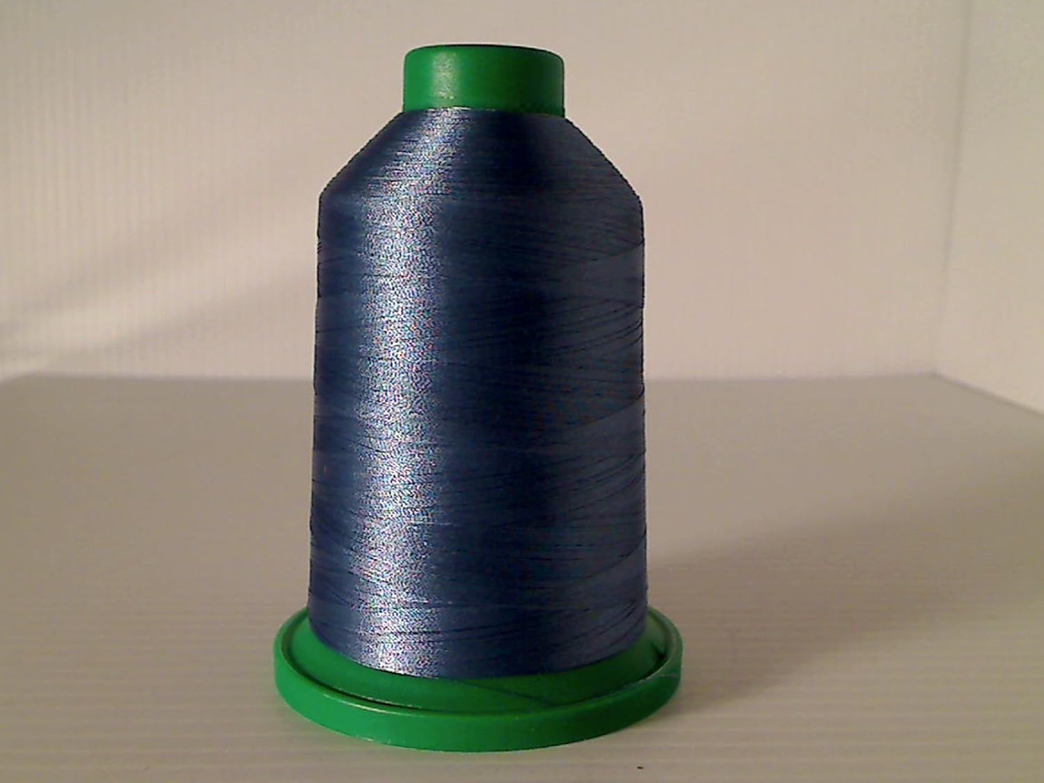 Amazon.com: Isacord Embroidery Thread 1000M 40W POLY 3953 : Arts ...