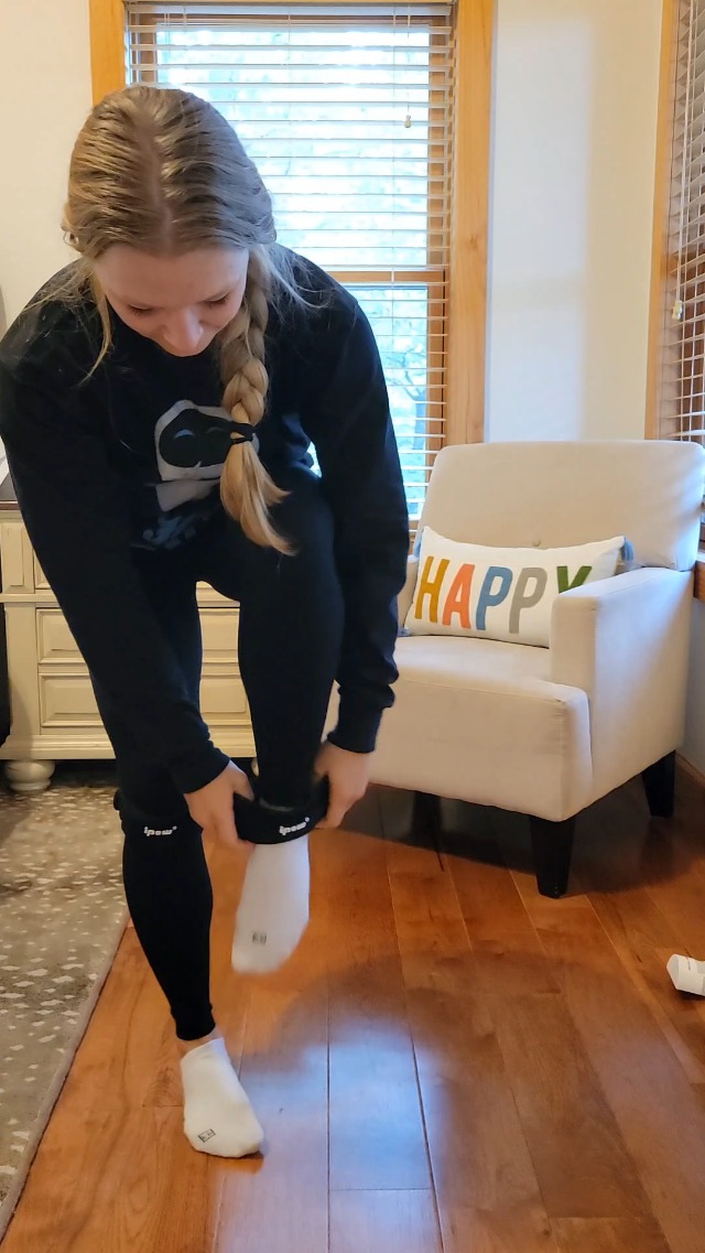 Watch Hypermobile Patella Support Knee Brace for Runners Part 1 on ...