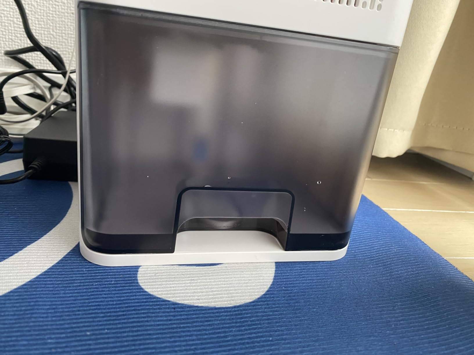 Amazon | 除湿機 小型 除湿器 1800ML大容量水タンク 強力 静音 自動霜取り 满水自動停止 6/8/10Hタイマー付き 7色ライト 梅雨対策 カビ 結露防止 衣類乾燥除湿機 ...