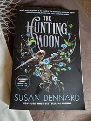 Amazon.com: The Hunting Moon (Luminaries, 2): 9781250194145: Dennard ...