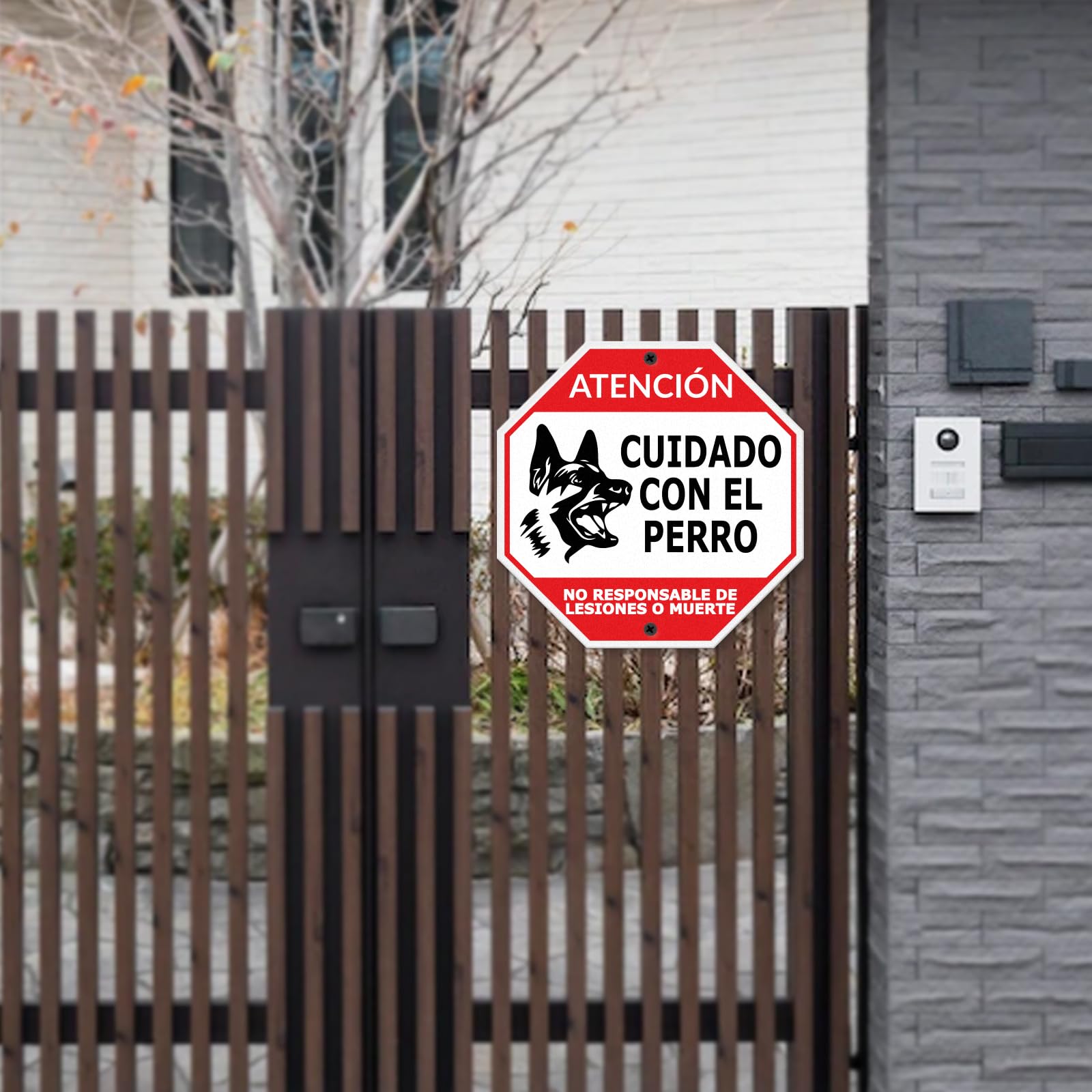 Cartel De Cuidado Con El Perro En La Valla