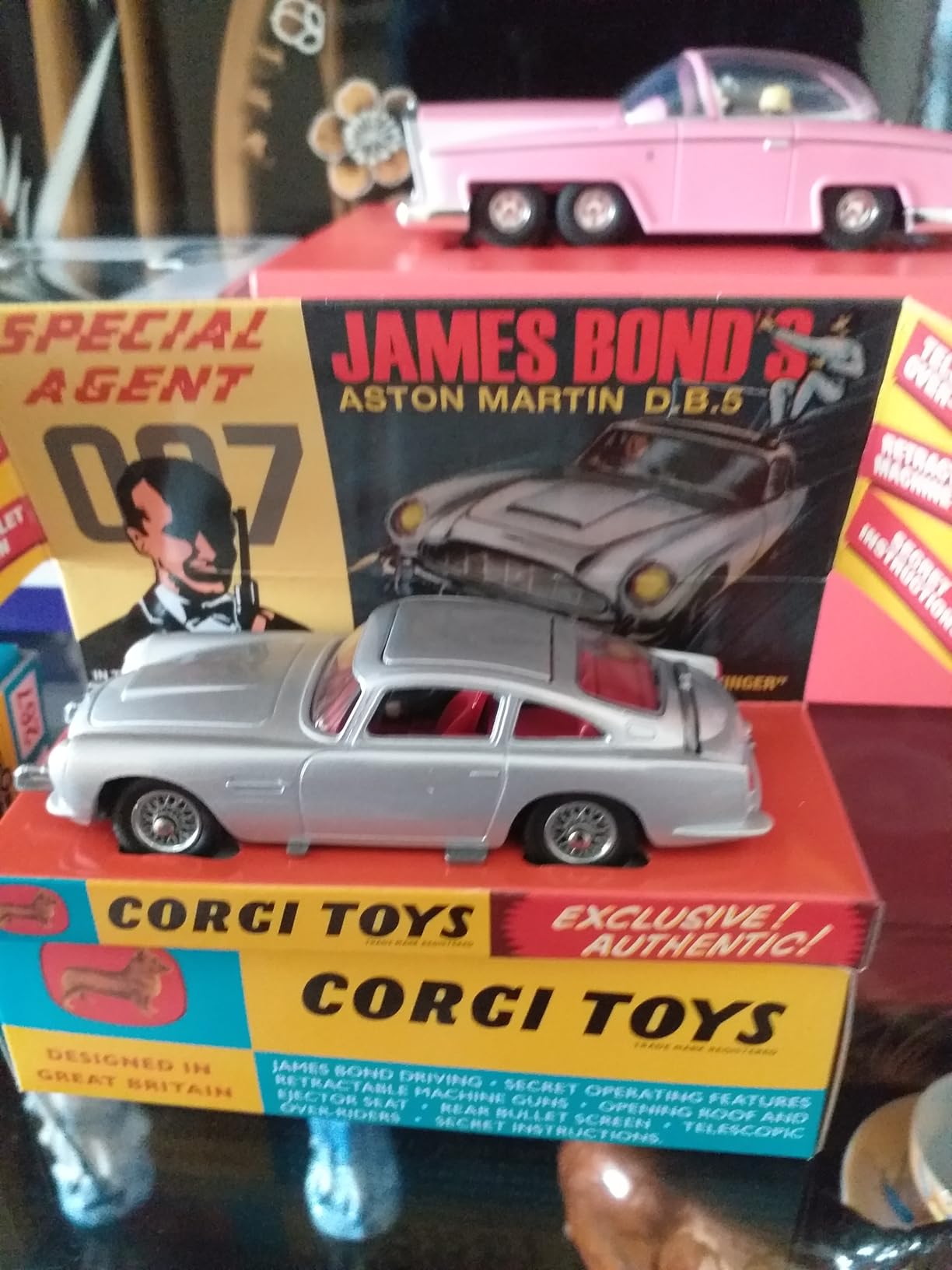 Corgi Diecast Model Cars - RT26101S James Bond Aston Martin DB5 ...
