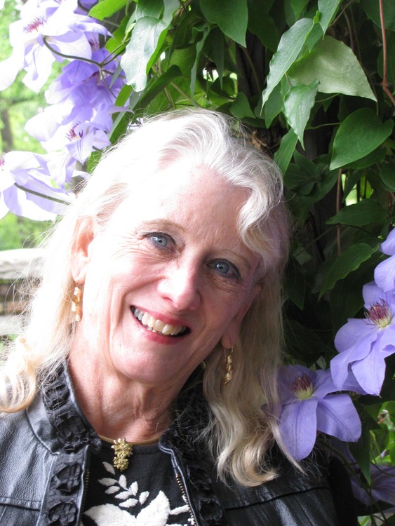 Amazon.com: Gabrielle Thompson: books, biography, latest update