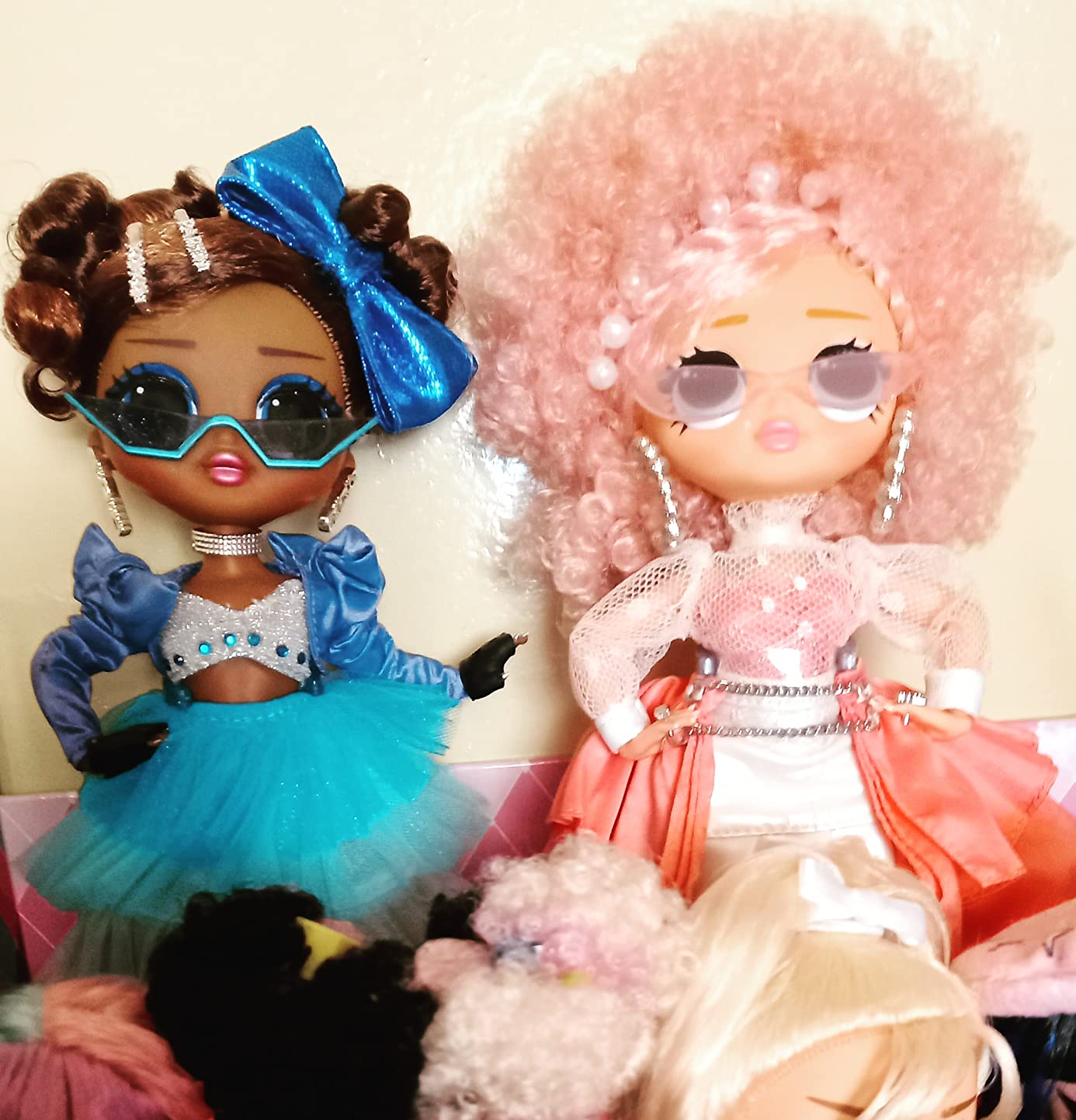 Amazon.com: L.O.L. Surprise! OMG Present Surprise Series 2 Fashion Doll ...