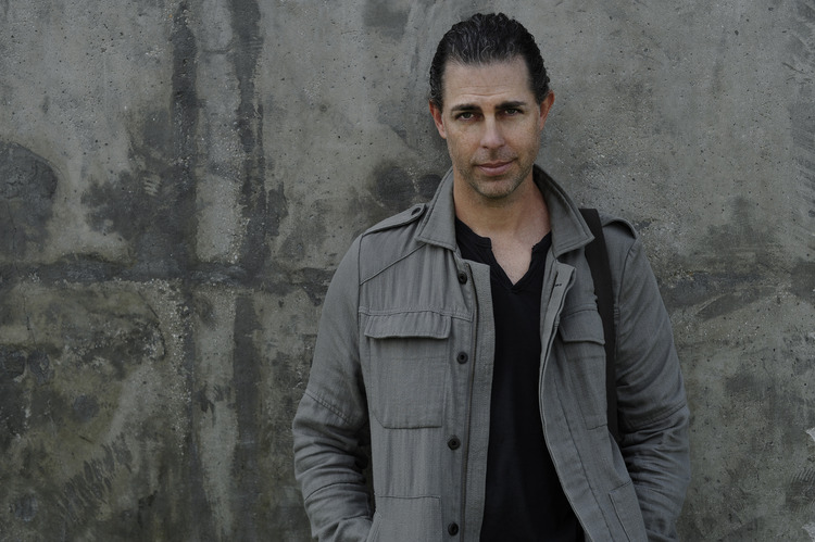 Amazon.co.uk: Warren Thomas: books, biography, latest update