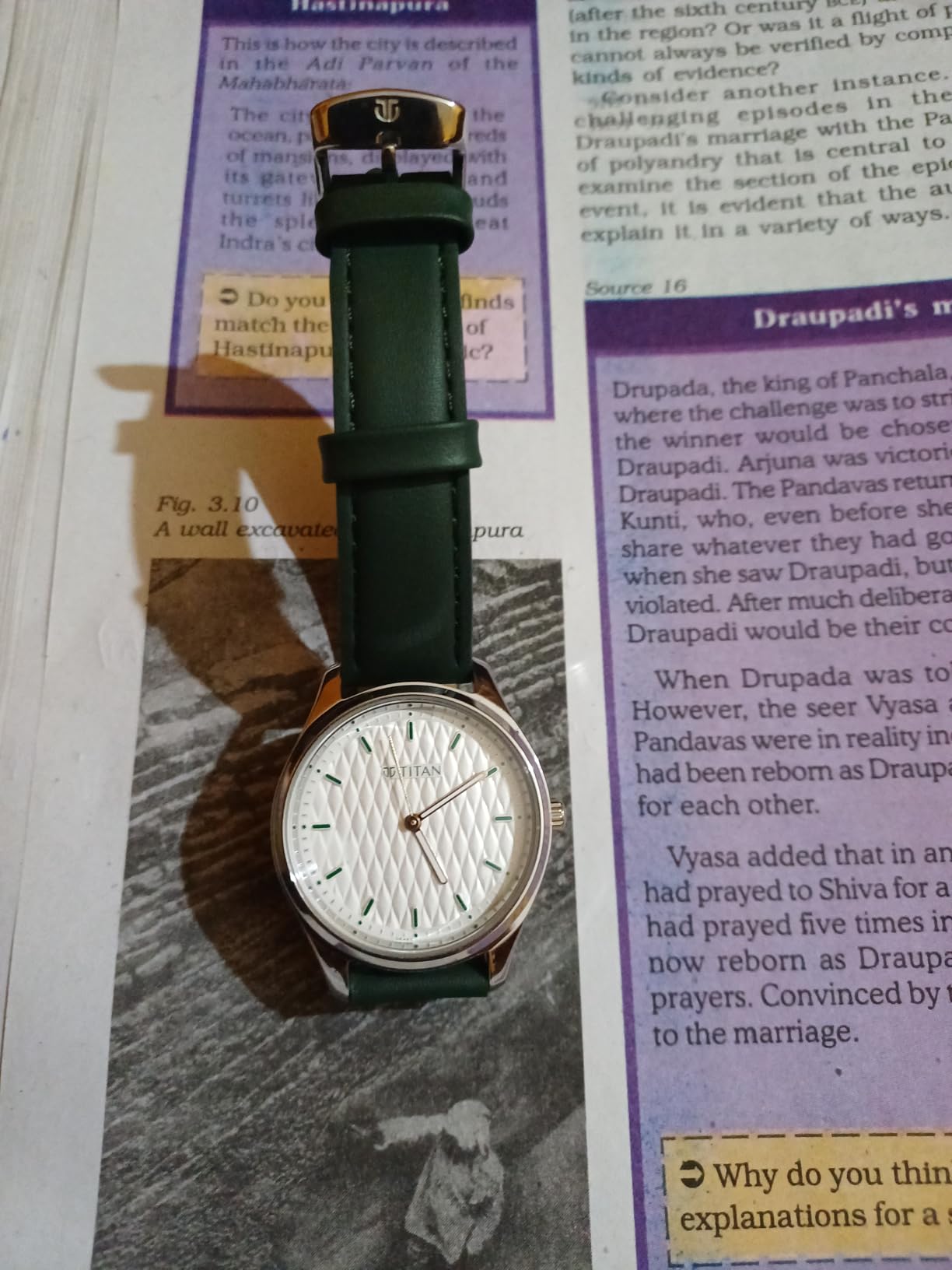 Titan Ladies Neo Economy Analog White Dial Women's Watch 2639SL04 ...