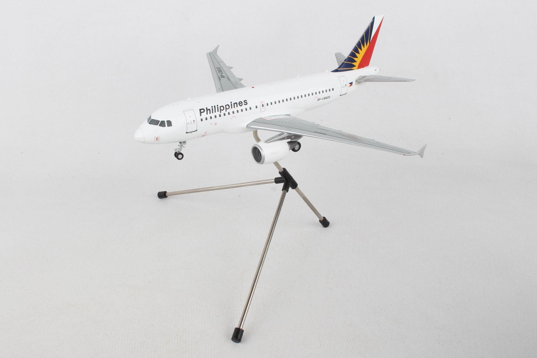 Amazon.com: Airbus A319 Commercial Aircraft Philippine Airlines White ...