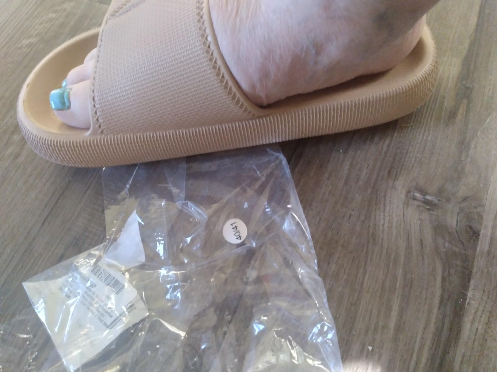 Amazon.com | kihutor Cloud Slides For Women and Men, Pillow Slippers ...