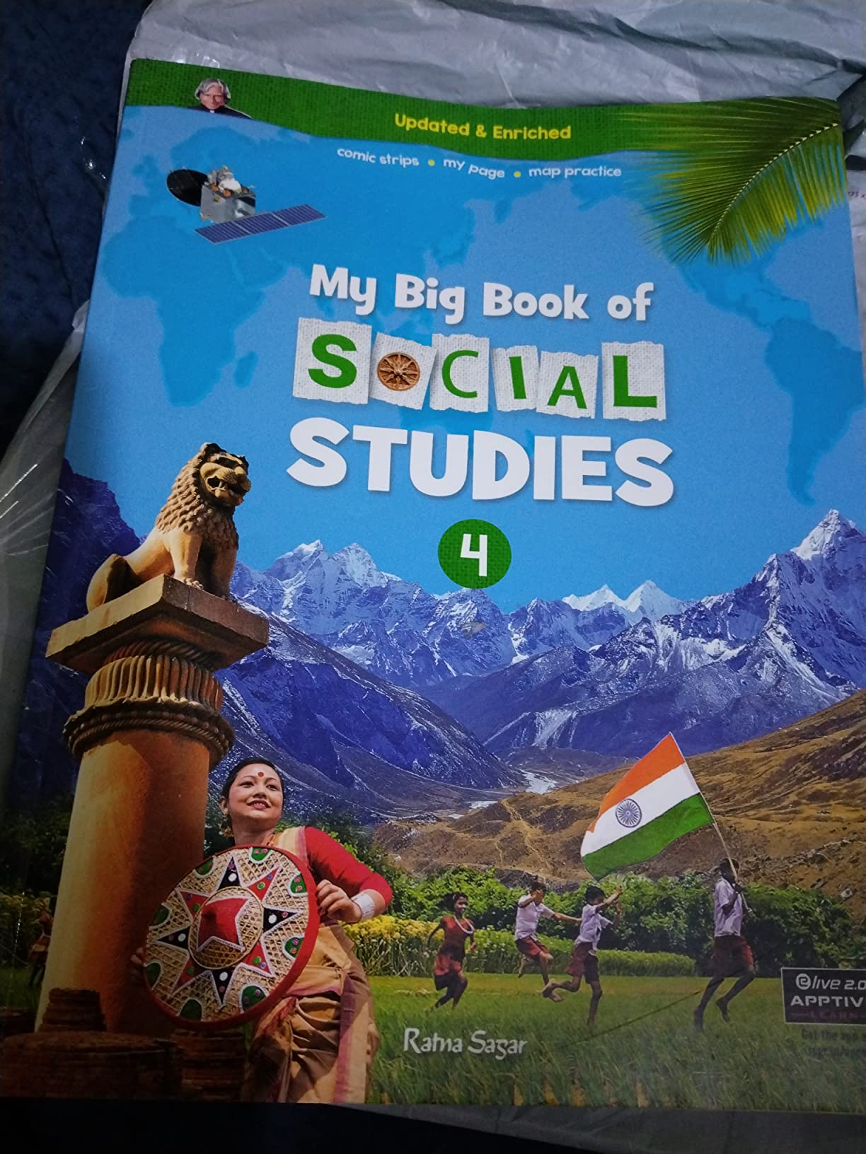 My Big Book Of Social Studies 4 : Pushpa Jain: Amazon.in: Books