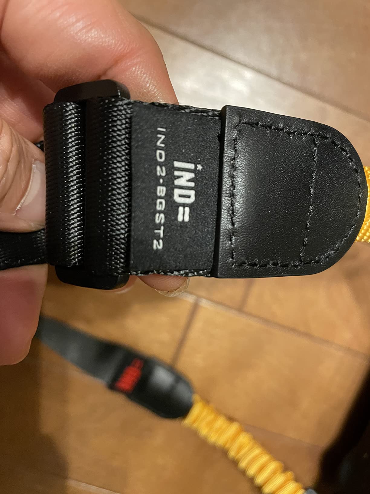 Amazon.co.jp: HAKUBA カメラストラップ IND2(インダツー) バンジーストラップ2 ミラーレス一眼/一眼レフ用 伸縮自在 ...