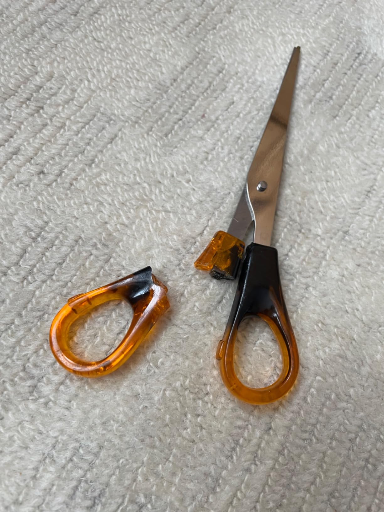 Amber scissors 16 cm : Amazon.co.uk: Books