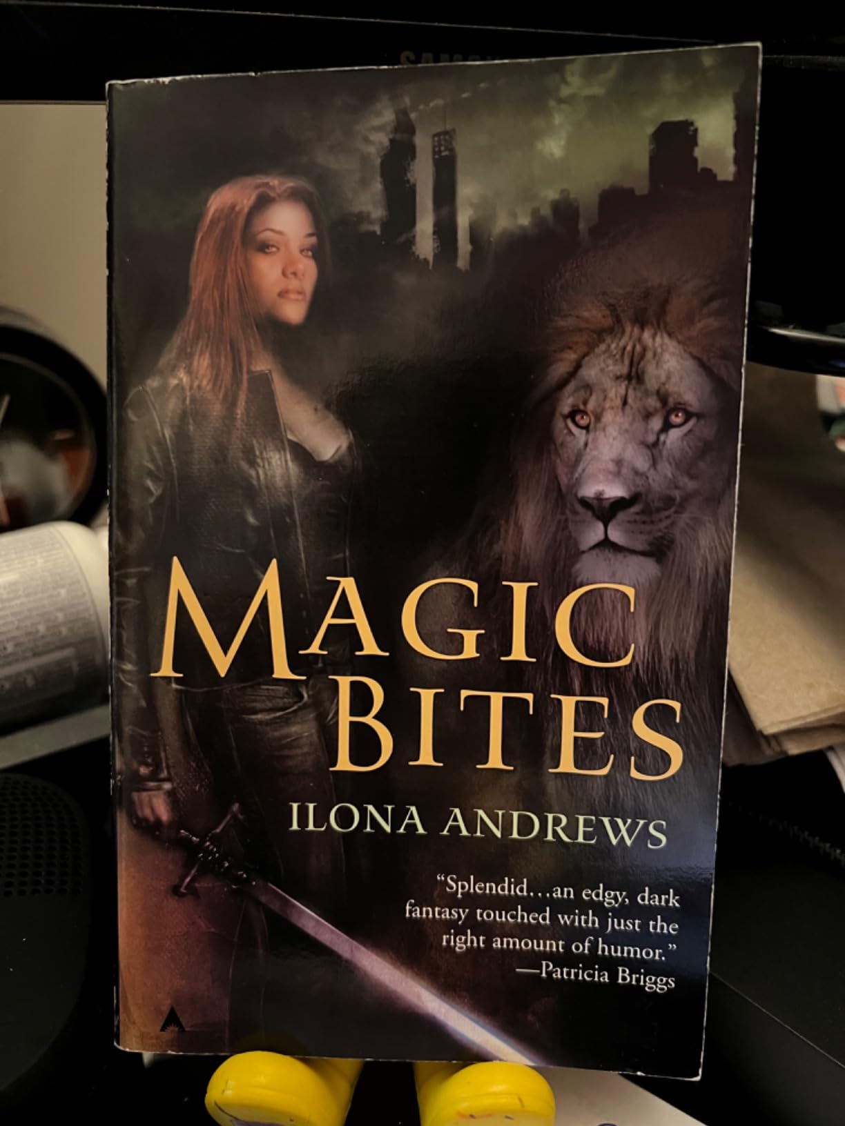 Magic Bites (Kate Daniels, Book 1) - Kindle edition by Andrews, Ilona ...