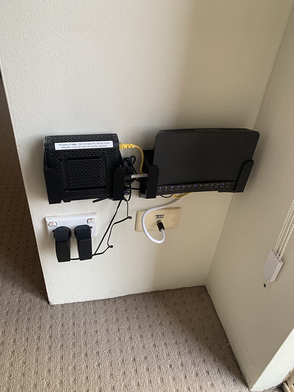 Screwless 2.25" Wide Cable Box Mount, Modem, Router, Mesh, Streaming ...