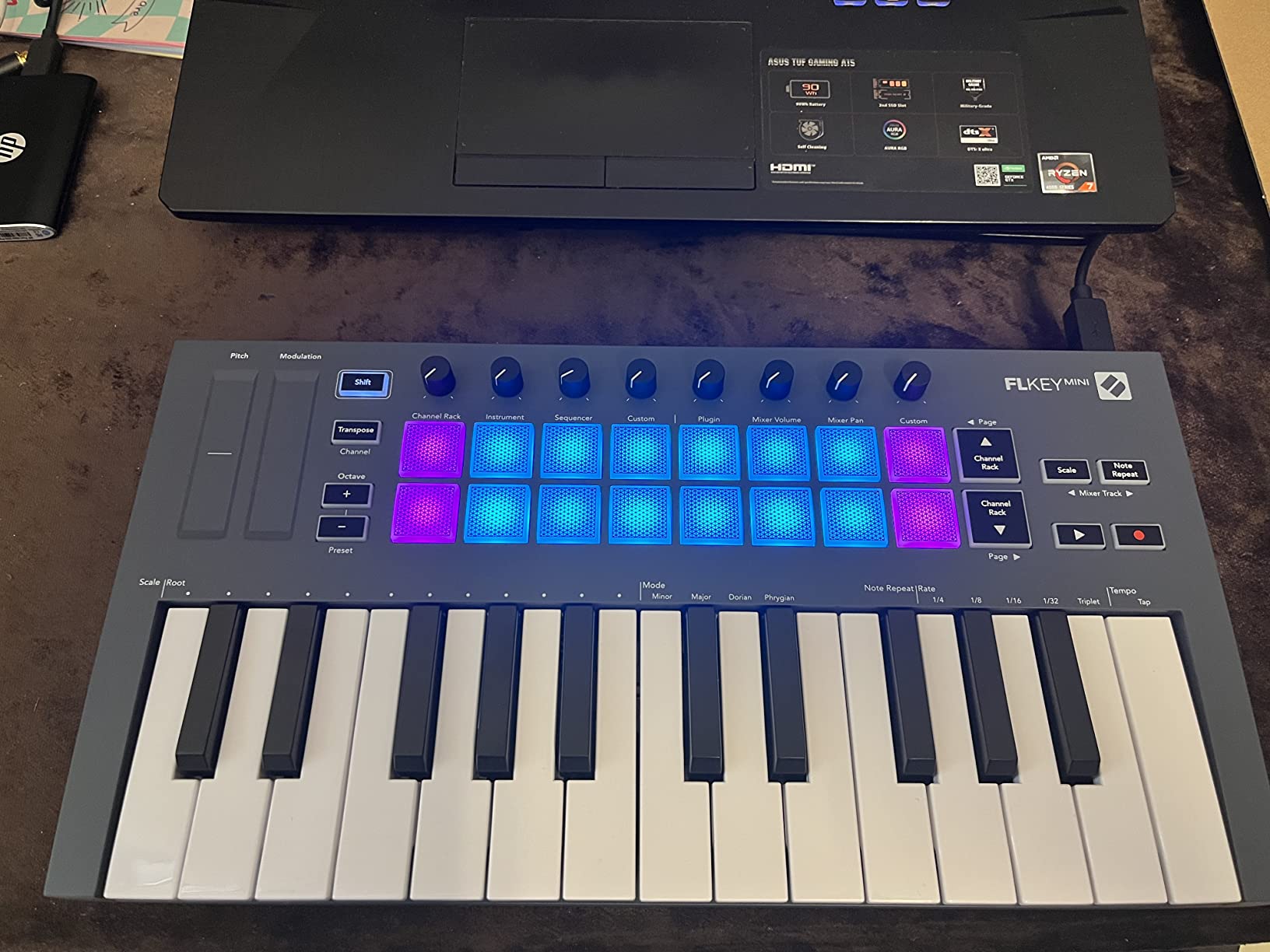 Novation FL Key Mini: 25-key Touch-sensitive Keyboard Controller, USB ...
