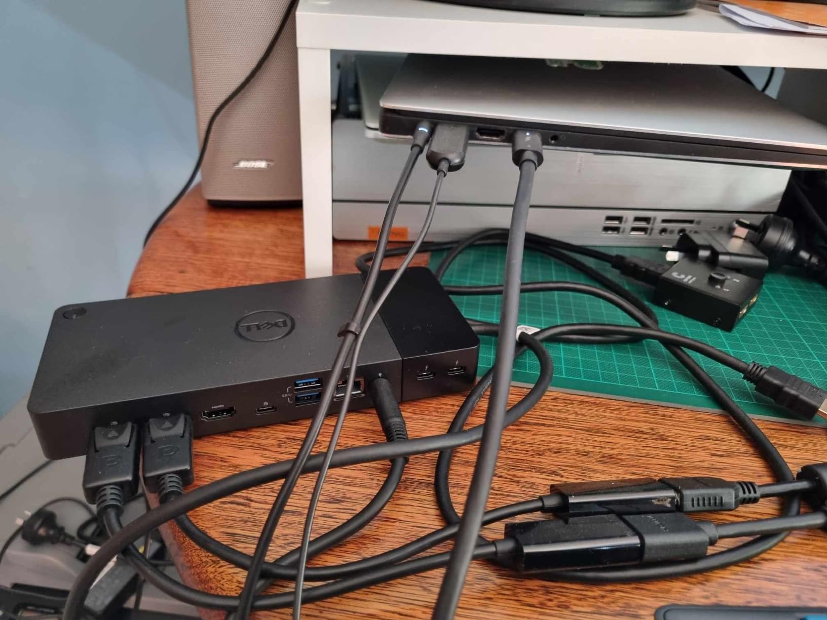 Dell WD22TB4 Thunderbolt 4 Dock - 2 Thunderbolt 4 Ports, Up to 5120 x ...